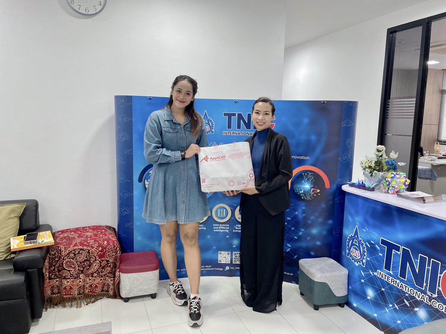 K. Darin Mangkhang, Education Section Manager from AppliCAD, visited TNIC 🎁👩🏻‍💼💓 – Thai-Nichi ...